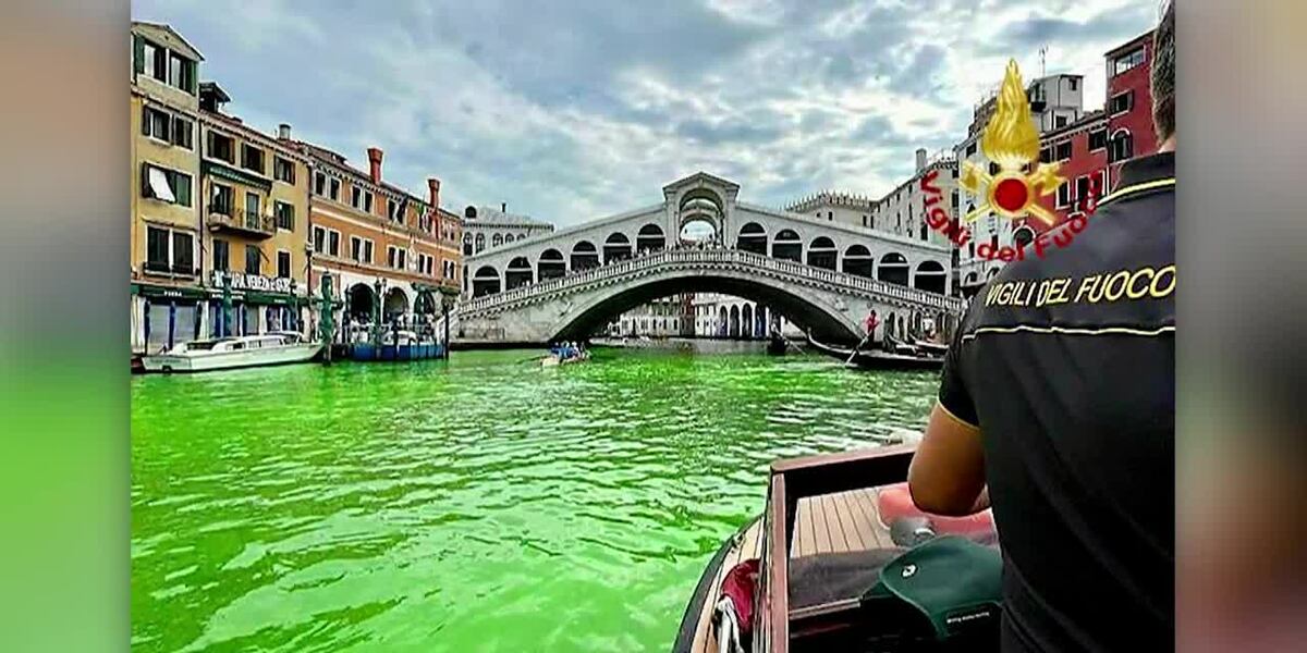 Venice police investigate bright green liquid in Grand Canal Venice police investigate bright green liquid in Grand Canal